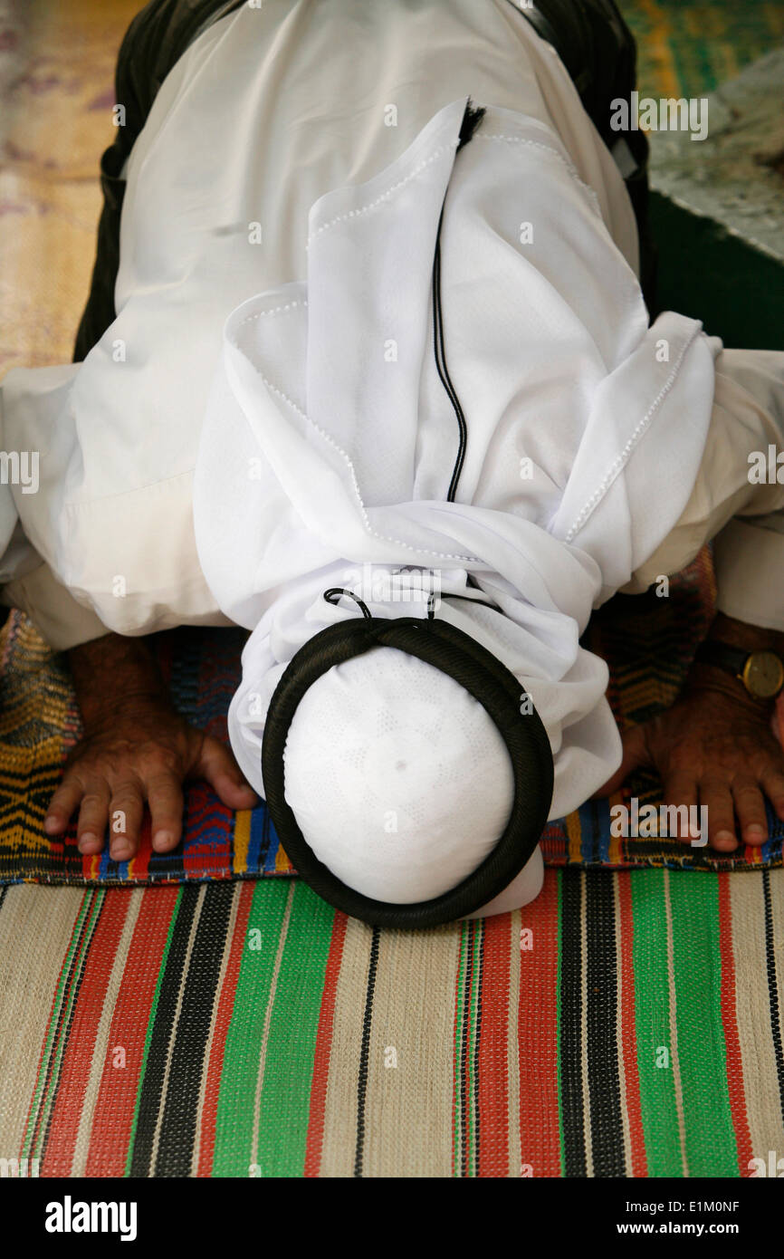 Israel muslim praying man hi-res stock photography and images - Alamy