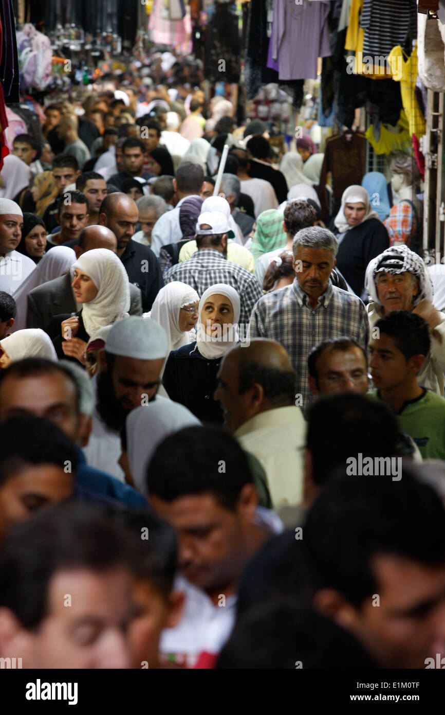 Palestinian muslim man praying in hi-res stock photography and images ...