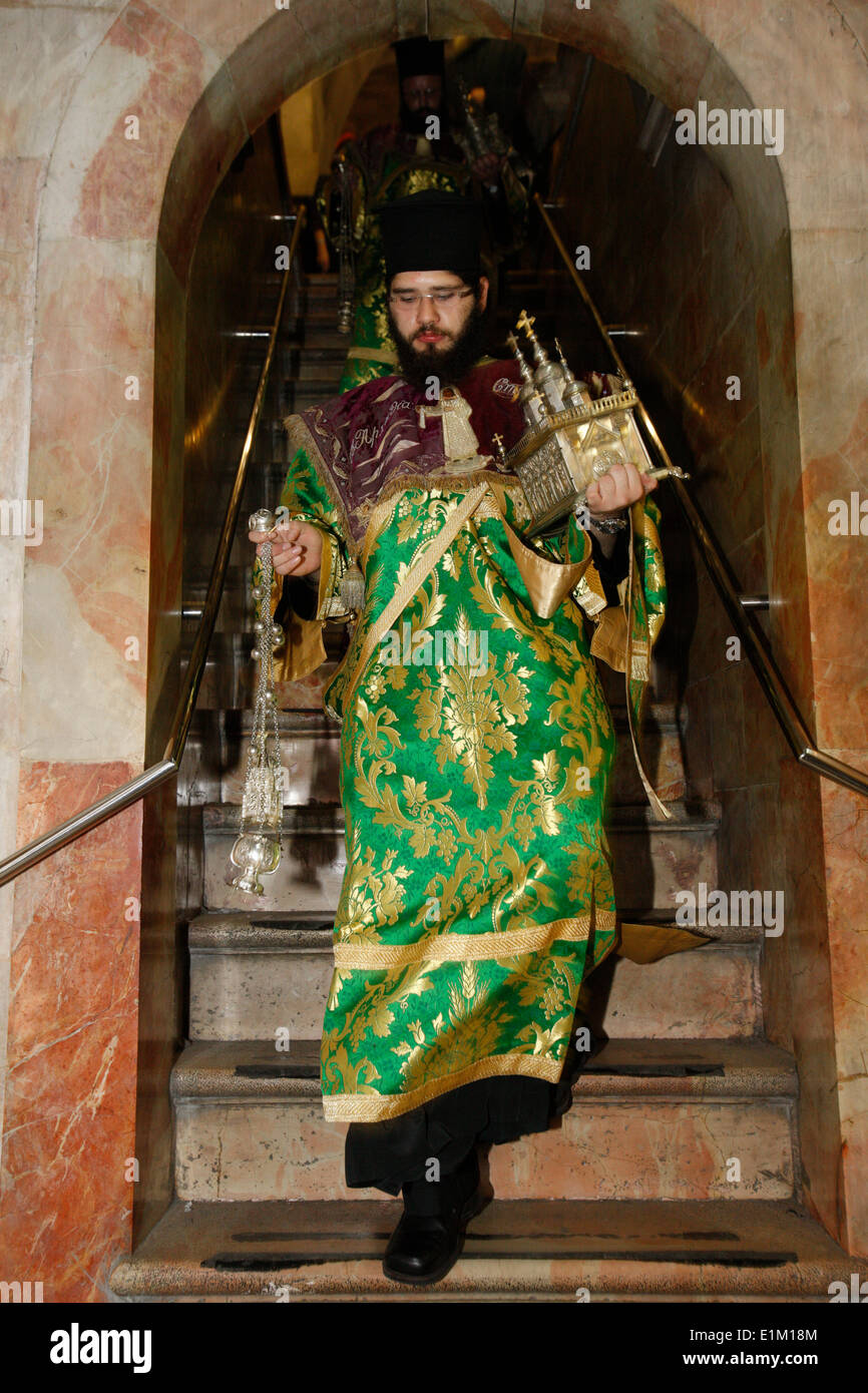 Greek orthodox Feast of the Cross at the Holy Sepulcher, Jerusalem ...