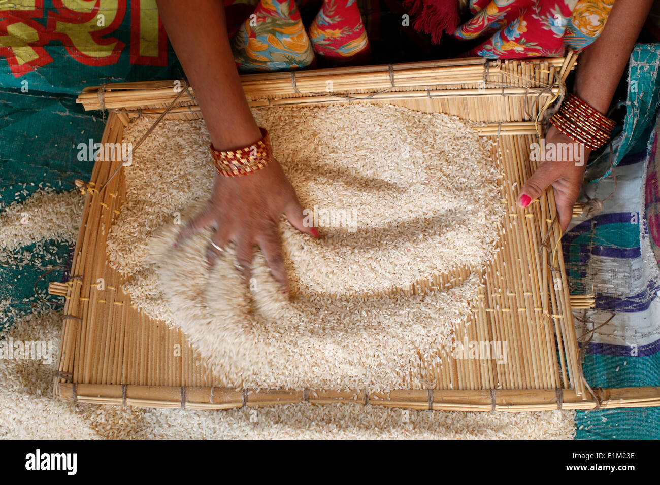 Sorting rice hi-res stock photography and images - Alamy