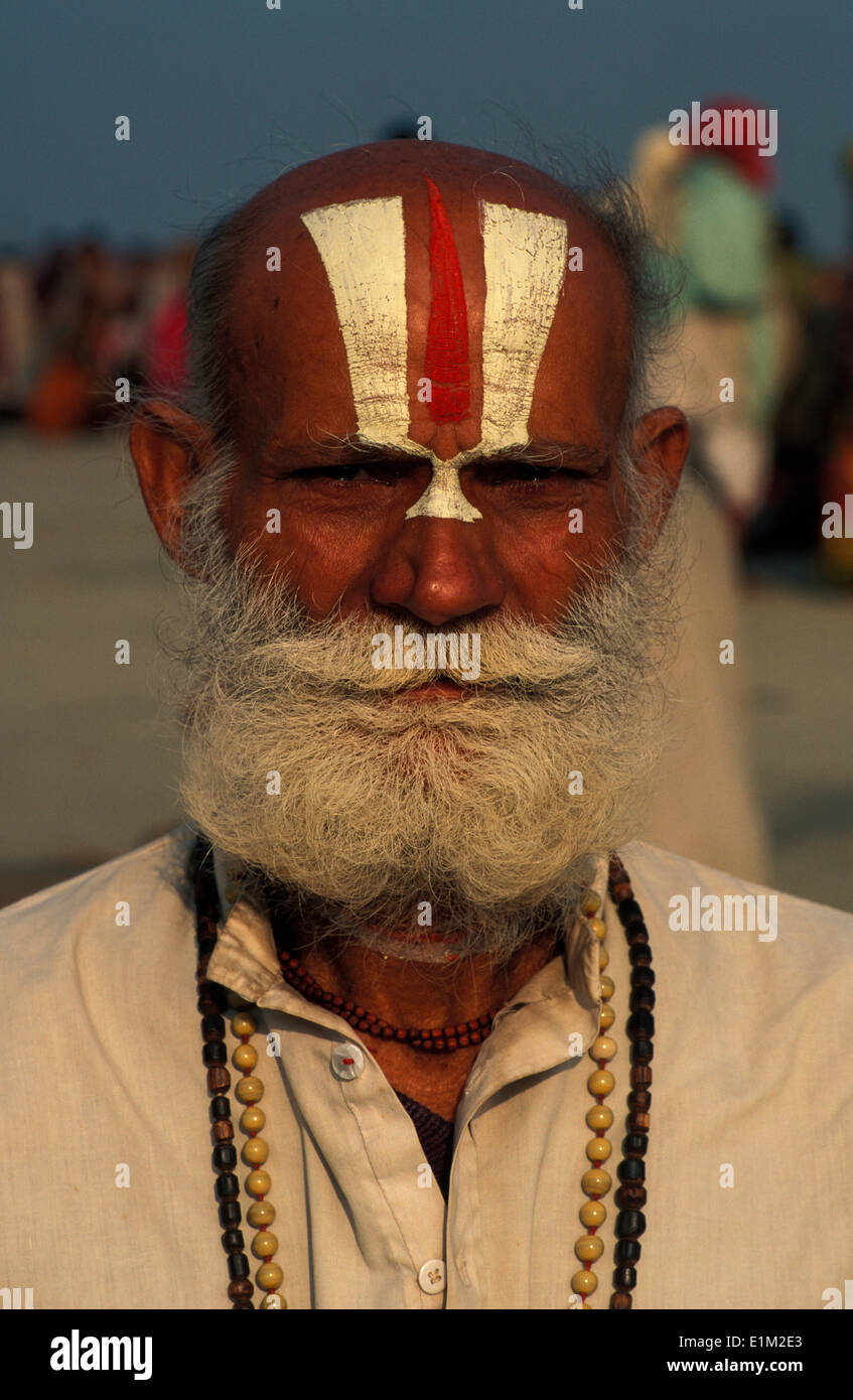 Hindu symbol on forehead hi-res stock photography and images - Alamy