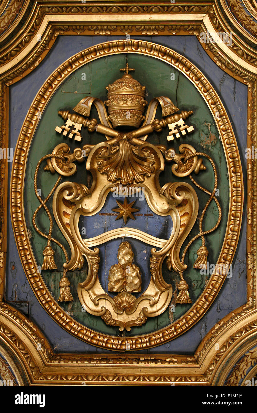 Pope's coat of arms in San Clemente basilica Stock Photo - Alamy