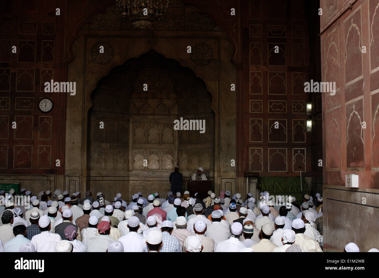 Friday prayer at Jamma Masjid (Delhi Great Mosque Stock Photo - Alamy
