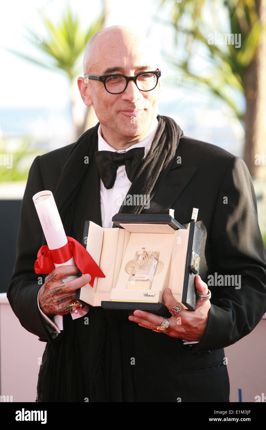 Bruce Wagner (for Julianne Moore) with the prize for Best Performance ...