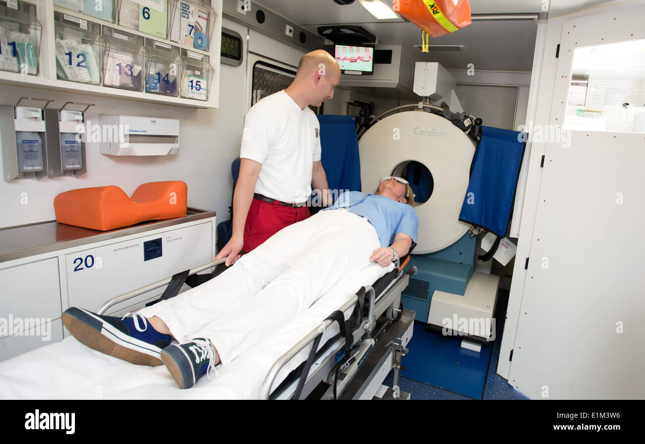 First cat scan hi-res stock photography and images - Alamy