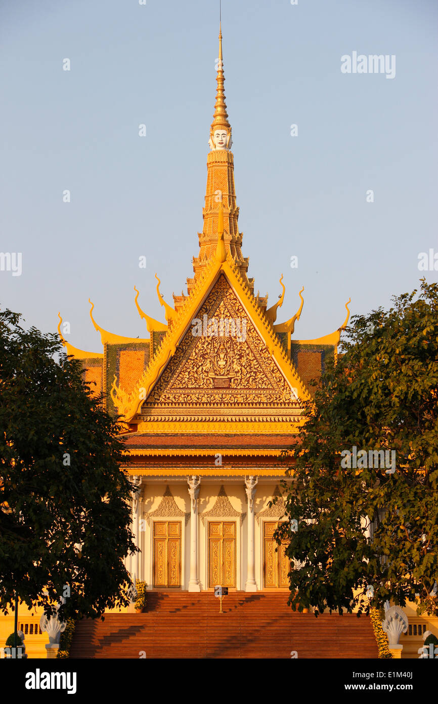 The Royal Palace of Phnom Penh Stock Photo - Alamy