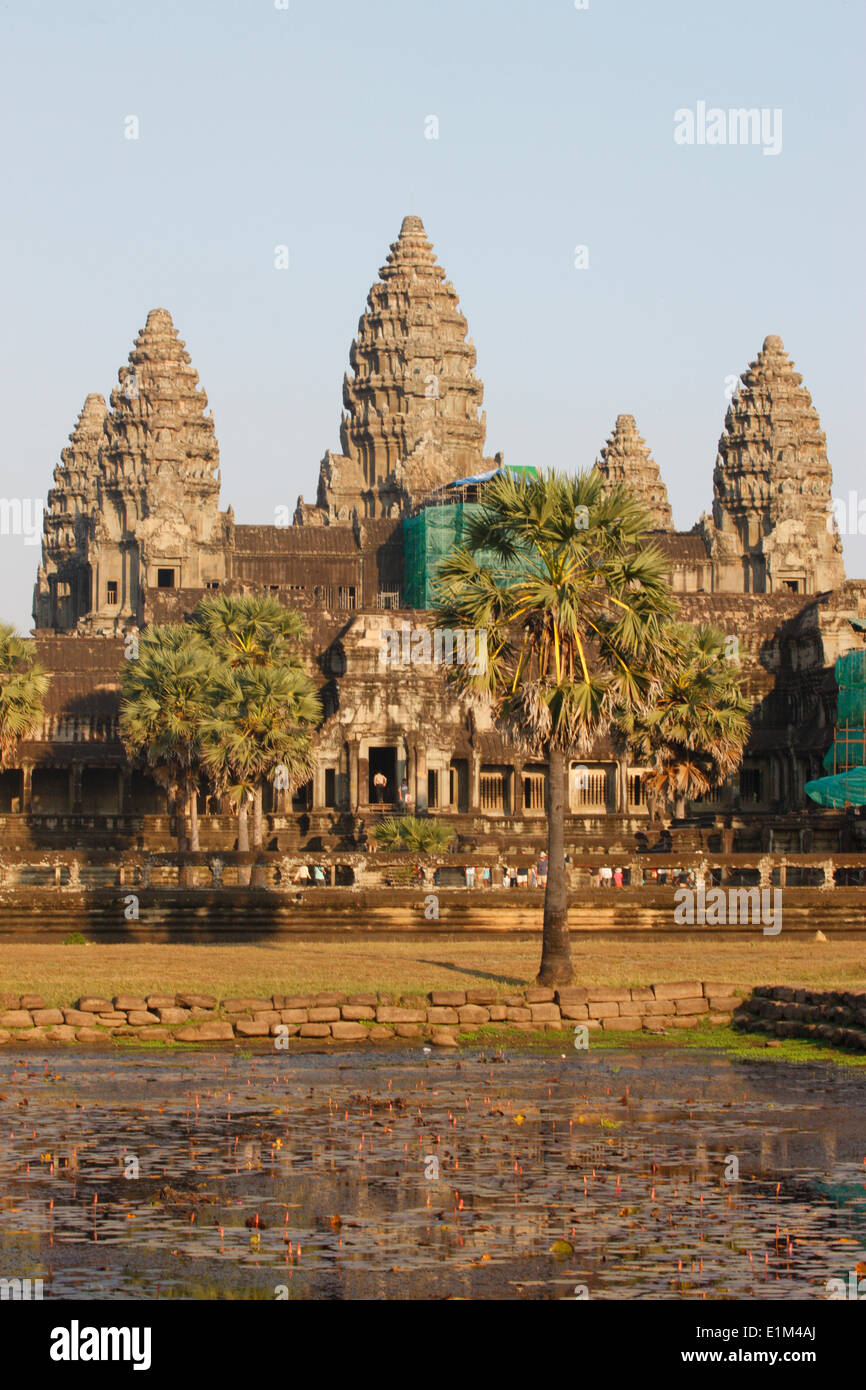 Angkor Wat and Reflecting Pool Stock Photo - Alamy
