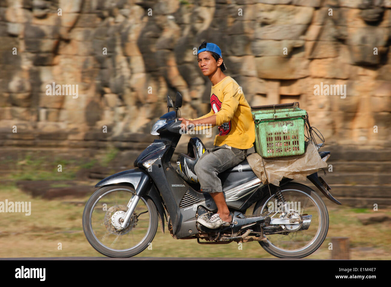 Motorcycle Delivery High Resolution Stock Photography and Images - Alamy
