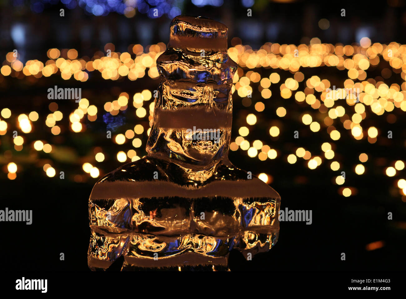 Ice statue hi-res stock photography and images - Alamy