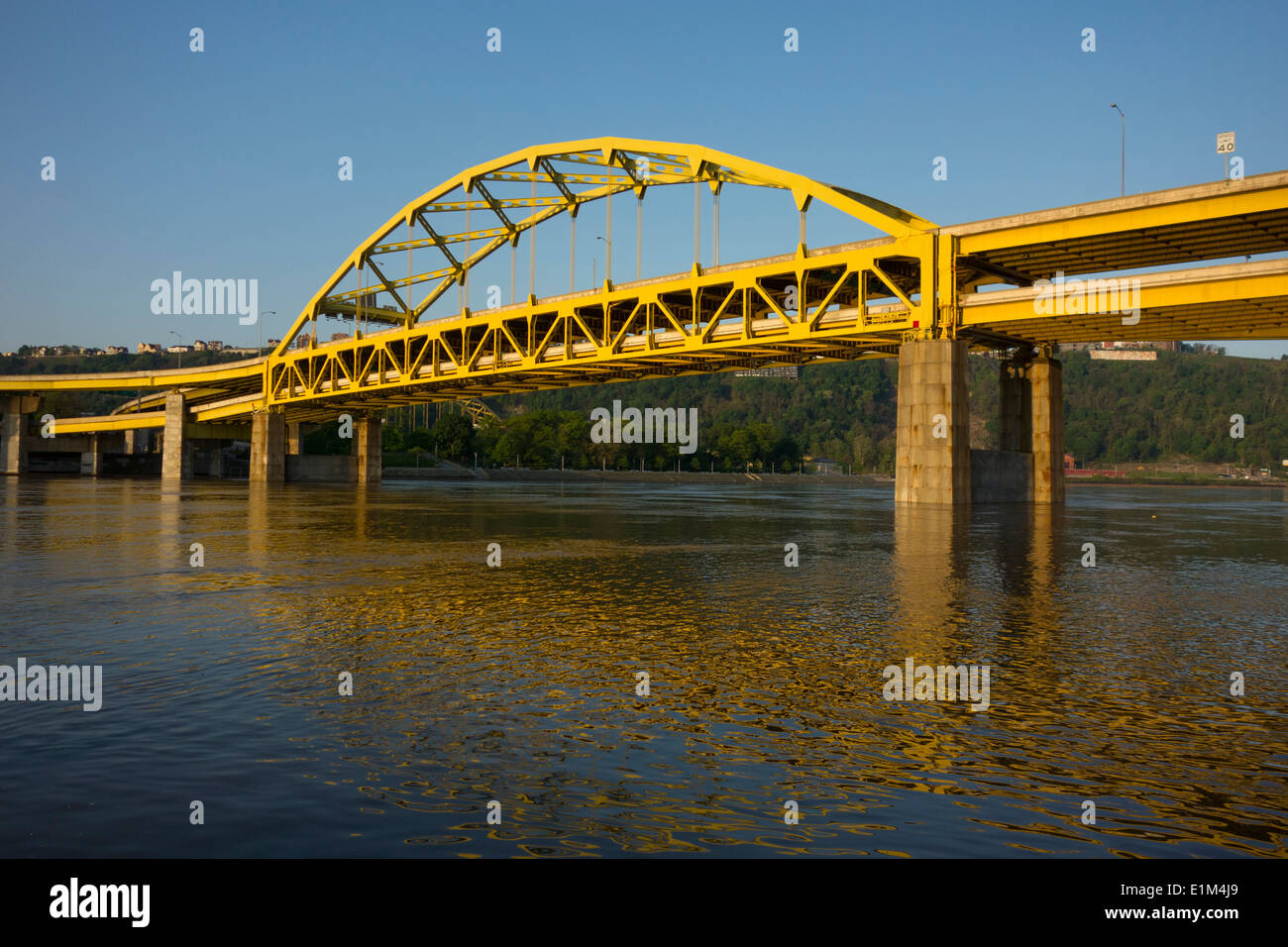 Usa pennsylvania pittsburgh river walk hi-res stock photography and ...