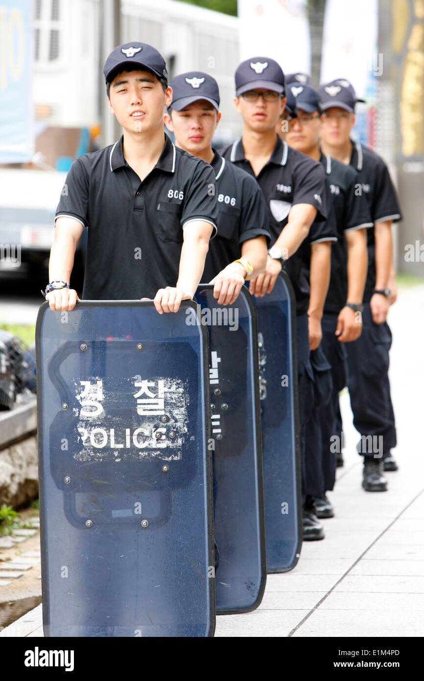 Police in Seoul Stock Photo - Alamy