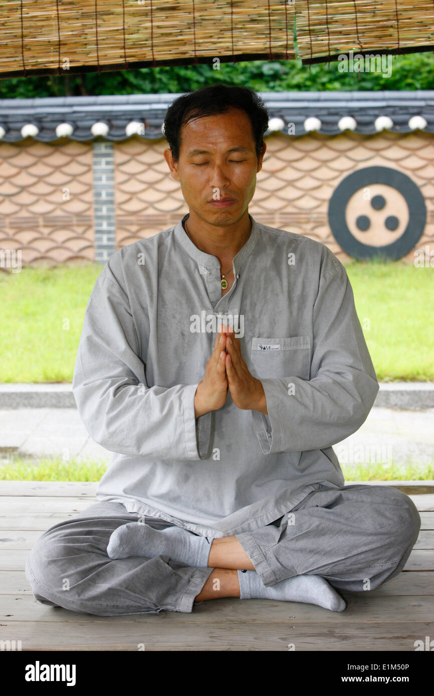 Zen man hi-res stock photography and images - Alamy