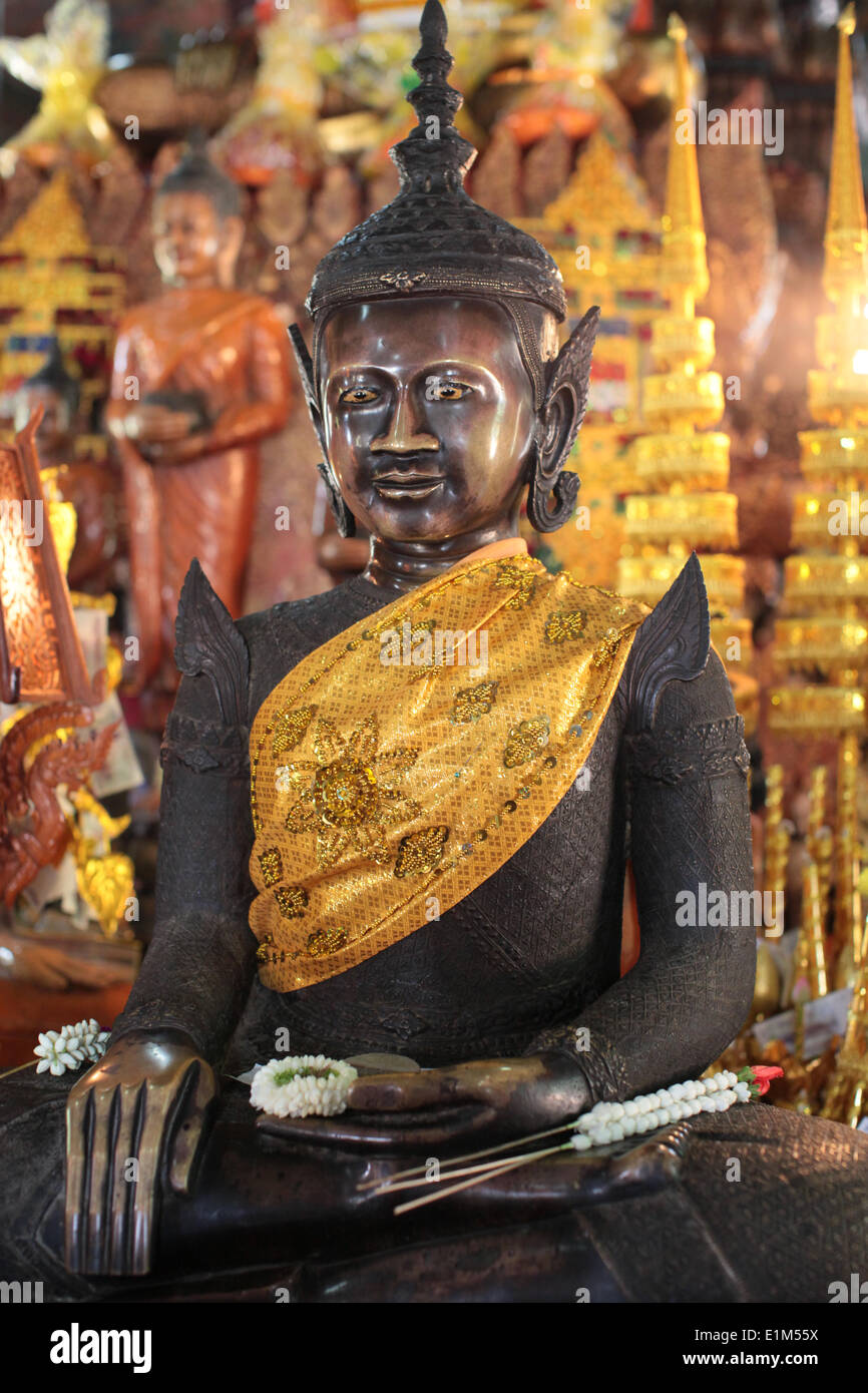 Phnom temple hi-res stock photography and images - Alamy