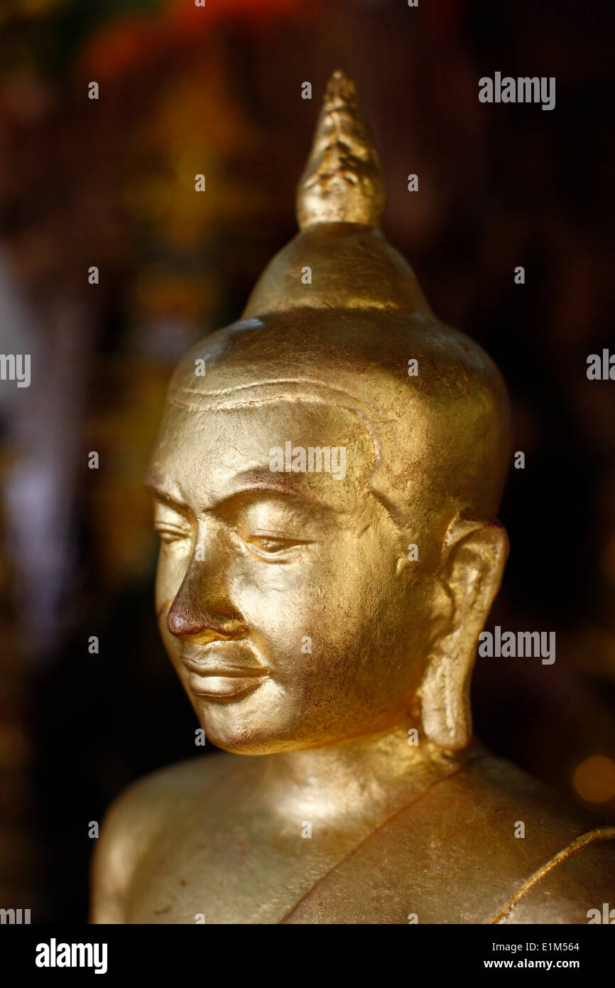 The wat phnom hi-res stock photography and images - Alamy
