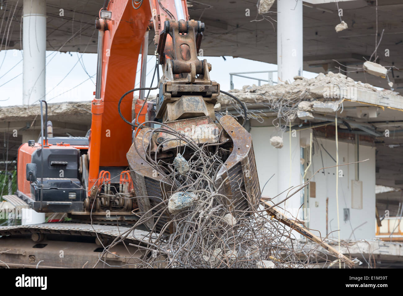 Demolition machine hi-res stock photography and images - Alamy
