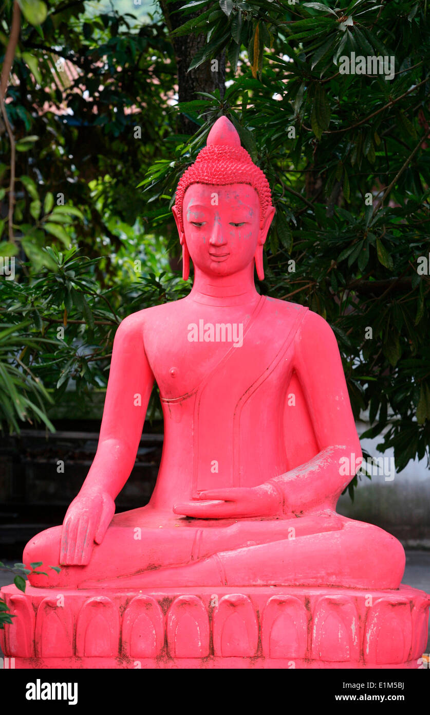 Pink Buddha at Wat Sene temple Stock Photo - Alamy