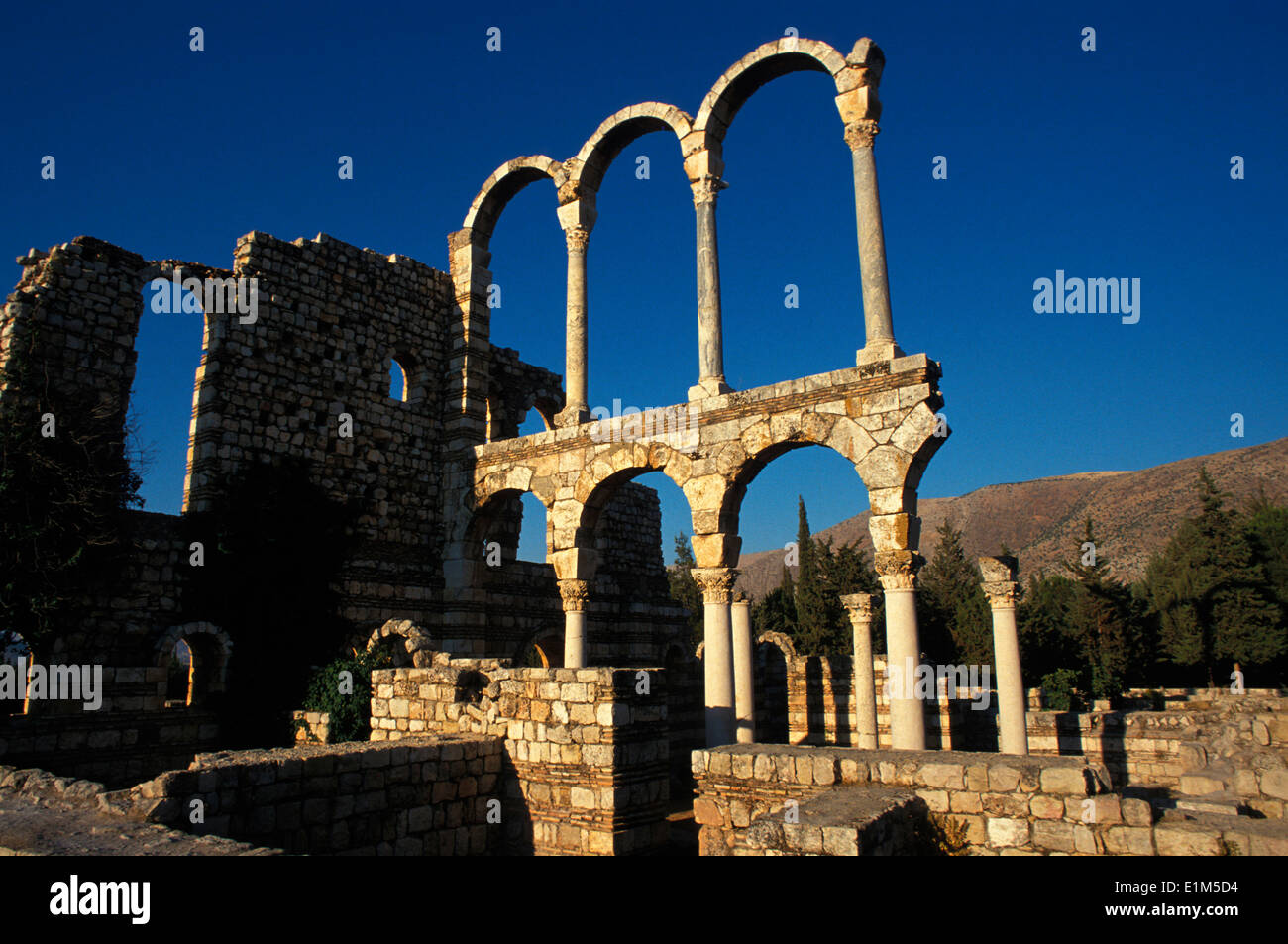 Palace portico in Anjaar Stock Photo - Alamy