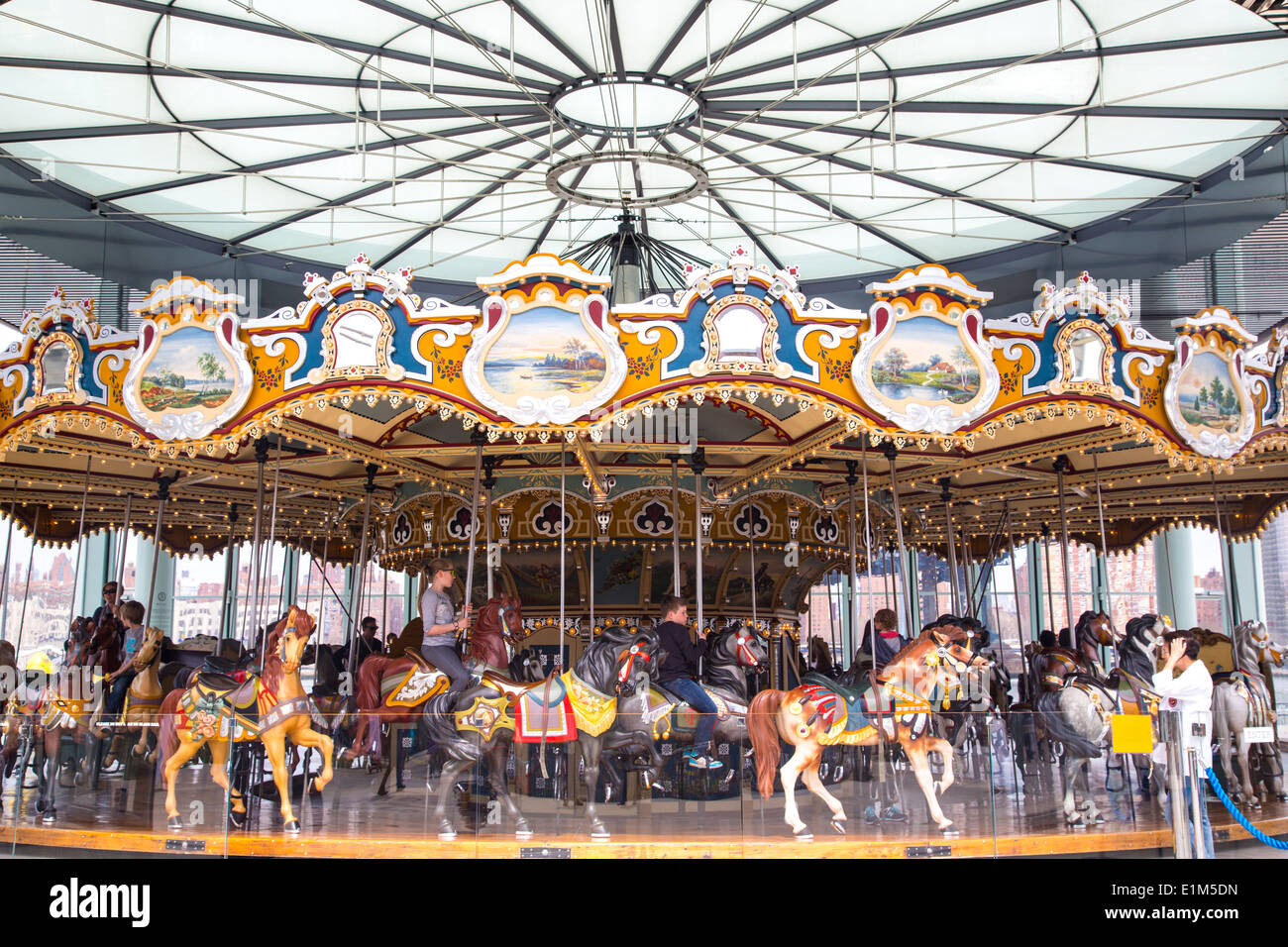 Jane's Carousel, Brooklyn Bridge Park, NYC Stock Photo: 69899473 - Alamy