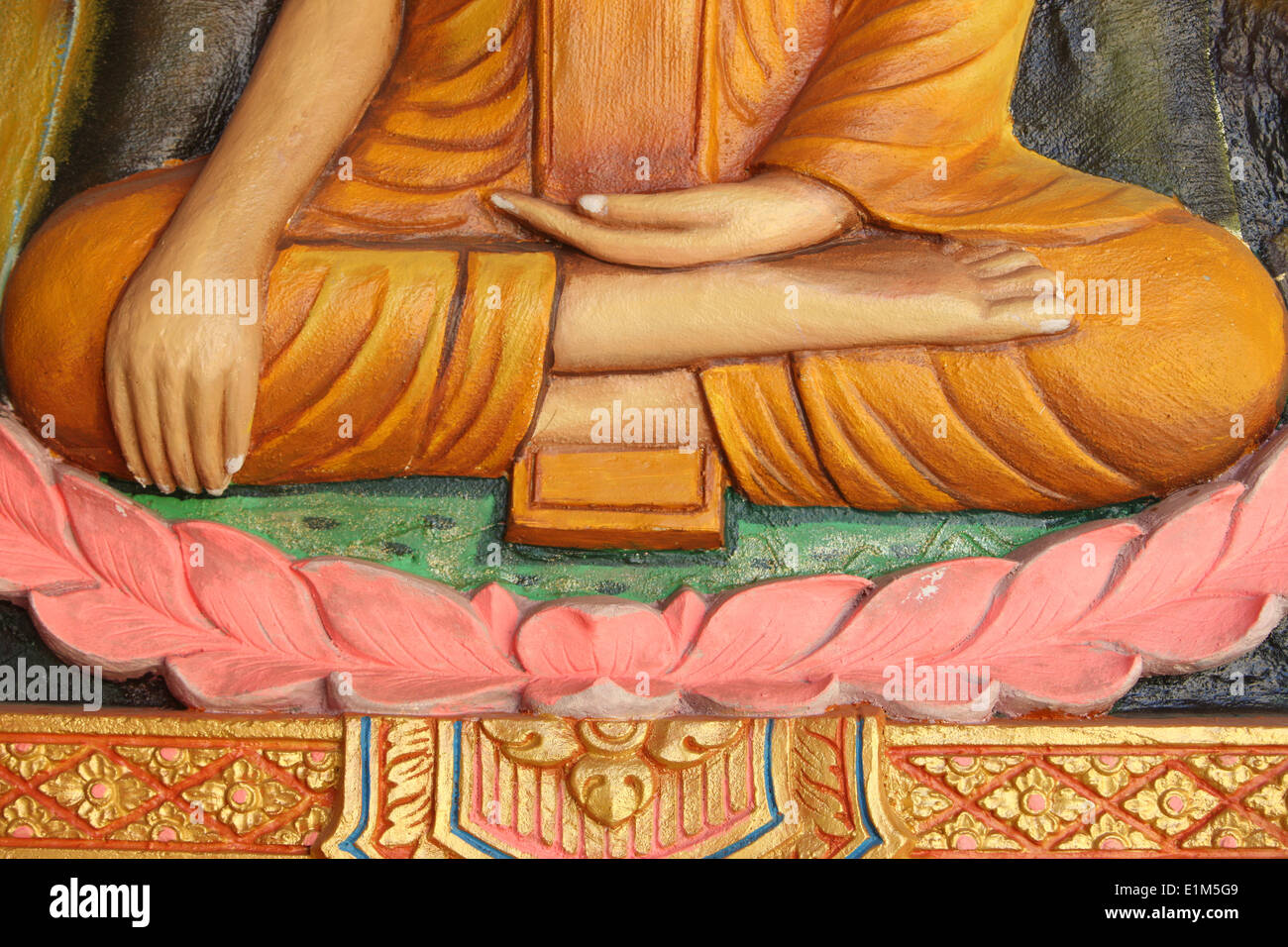 Preah Prom Rath Monastery. Life of the Buddha. Meditation on a lotus ...