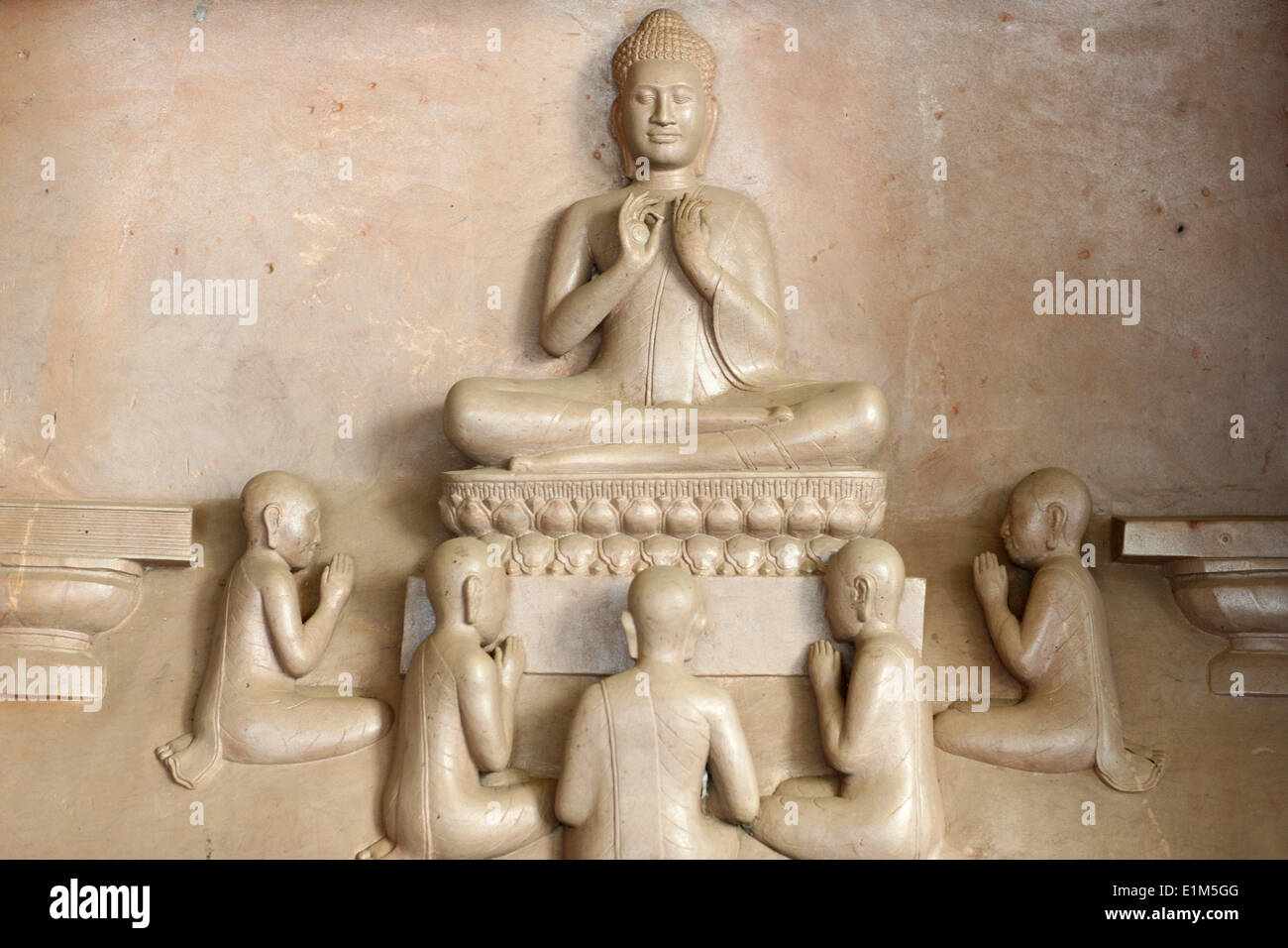 Life of Buddha. Buddha with his 5 disciples in Benares Stock Photo - Alamy