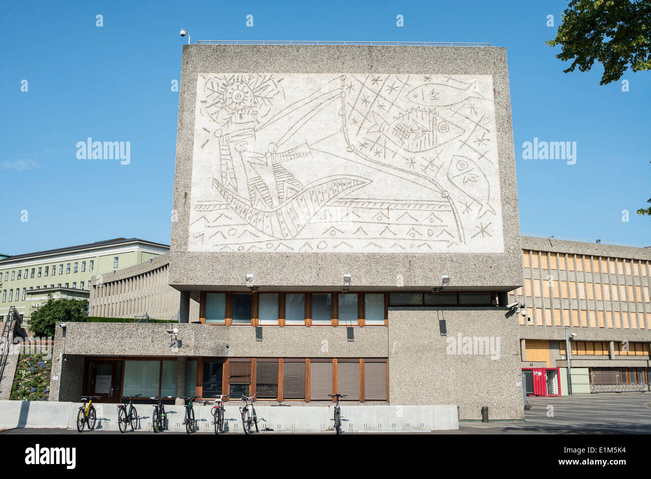 Picasso artwork hi-res stock photography and images - Alamy