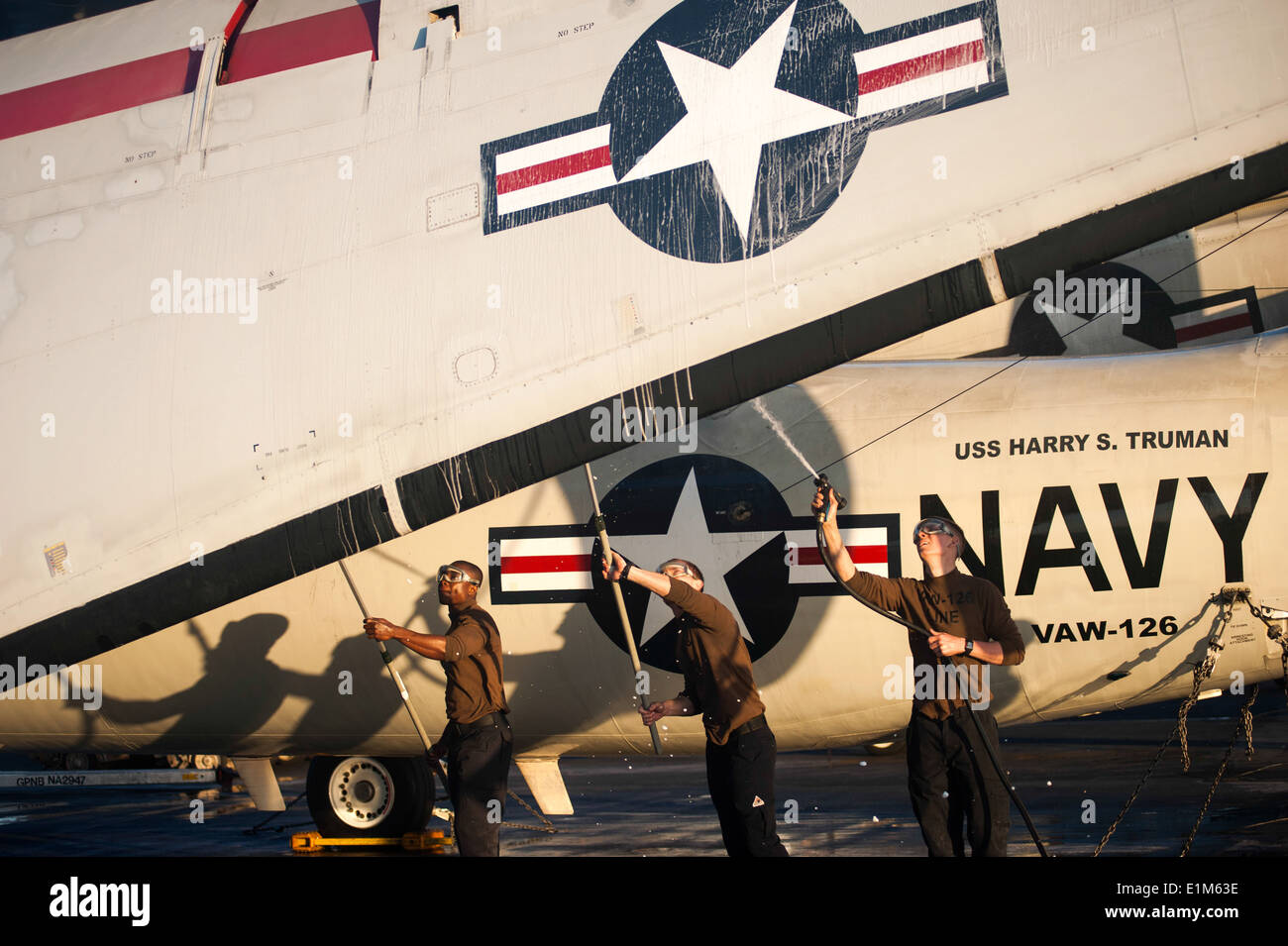 U.S. Navy Aviation Maintenance Stock Photo - Alamy