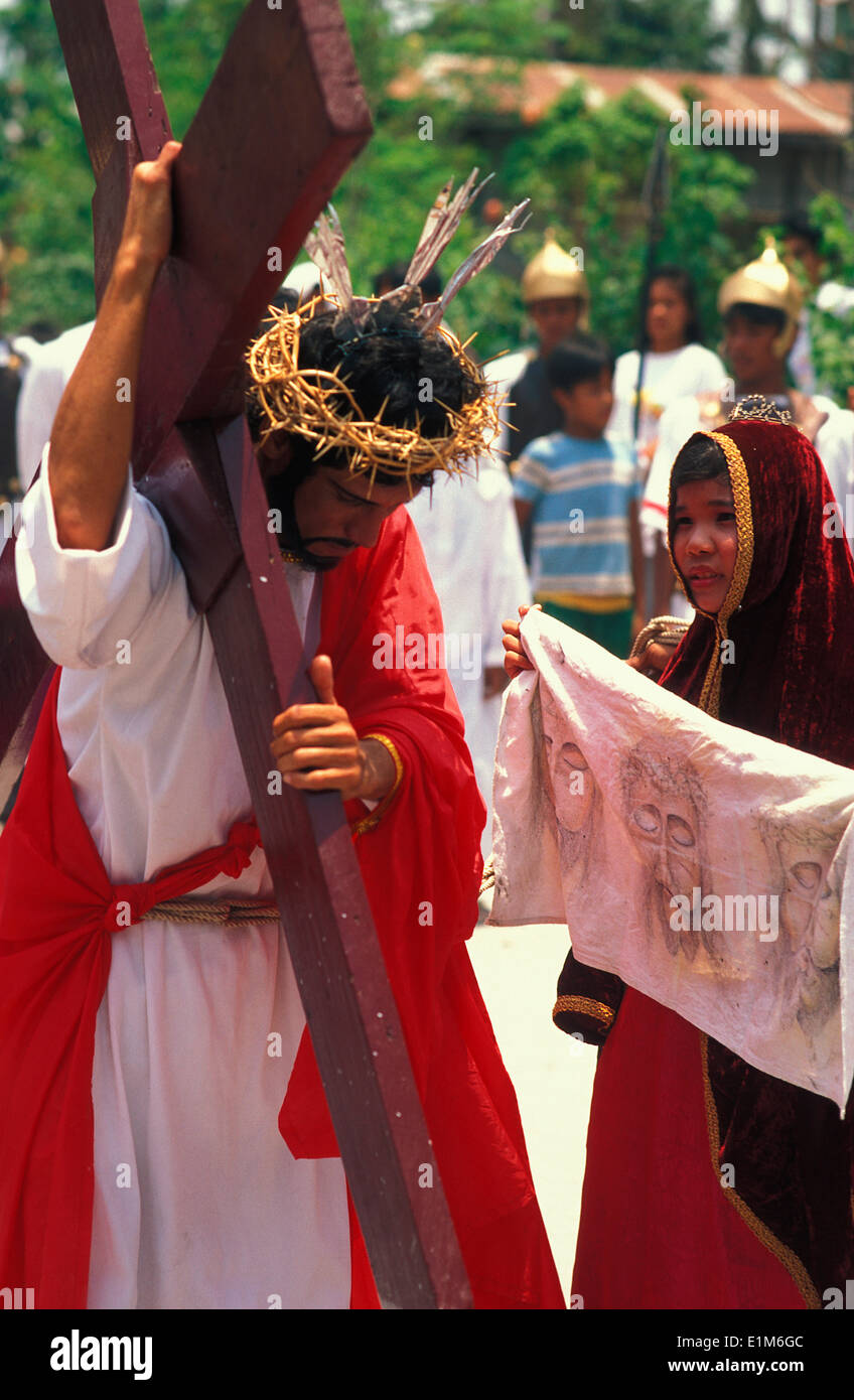 Stations of the cross on Good Friday Stock Photo - Alamy
