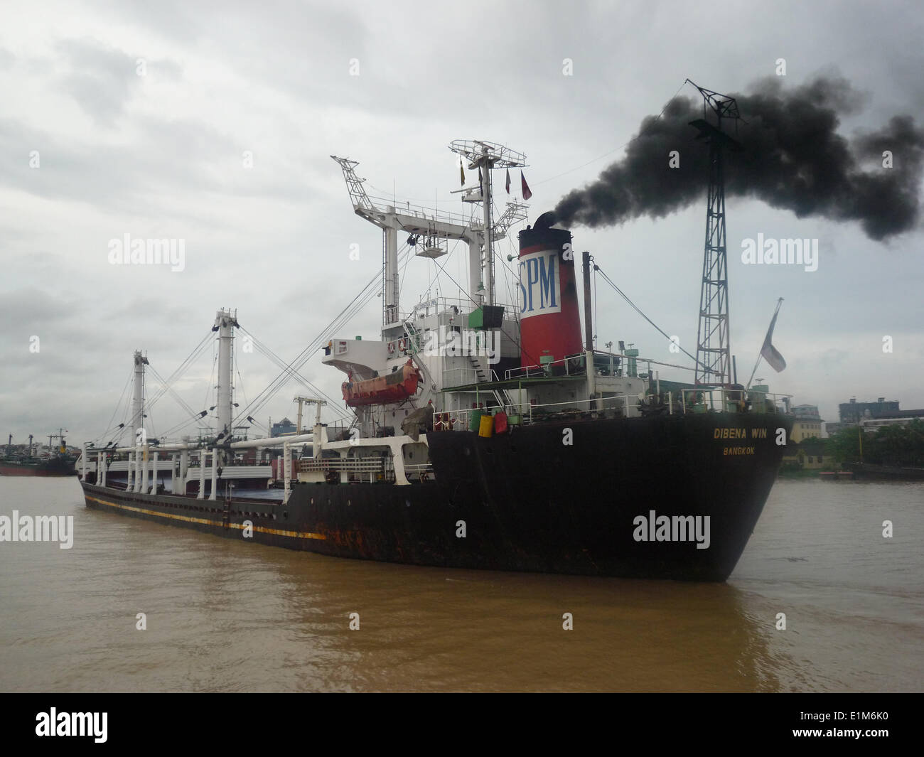 Trading boat hi-res stock photography and images - Alamy