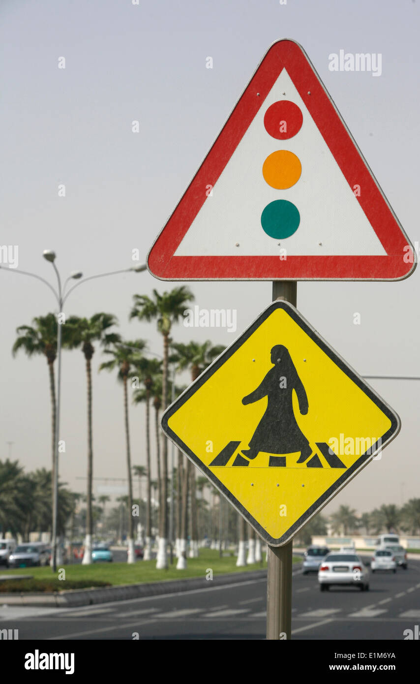 Pedestrian crossing sign Stock Photo - Alamy