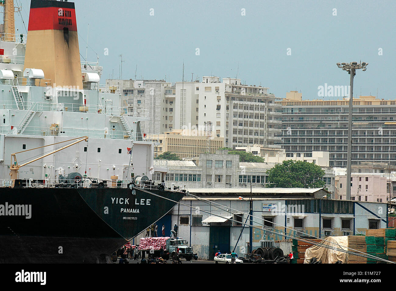 Dakar harbour hi-res stock photography and images - Alamy