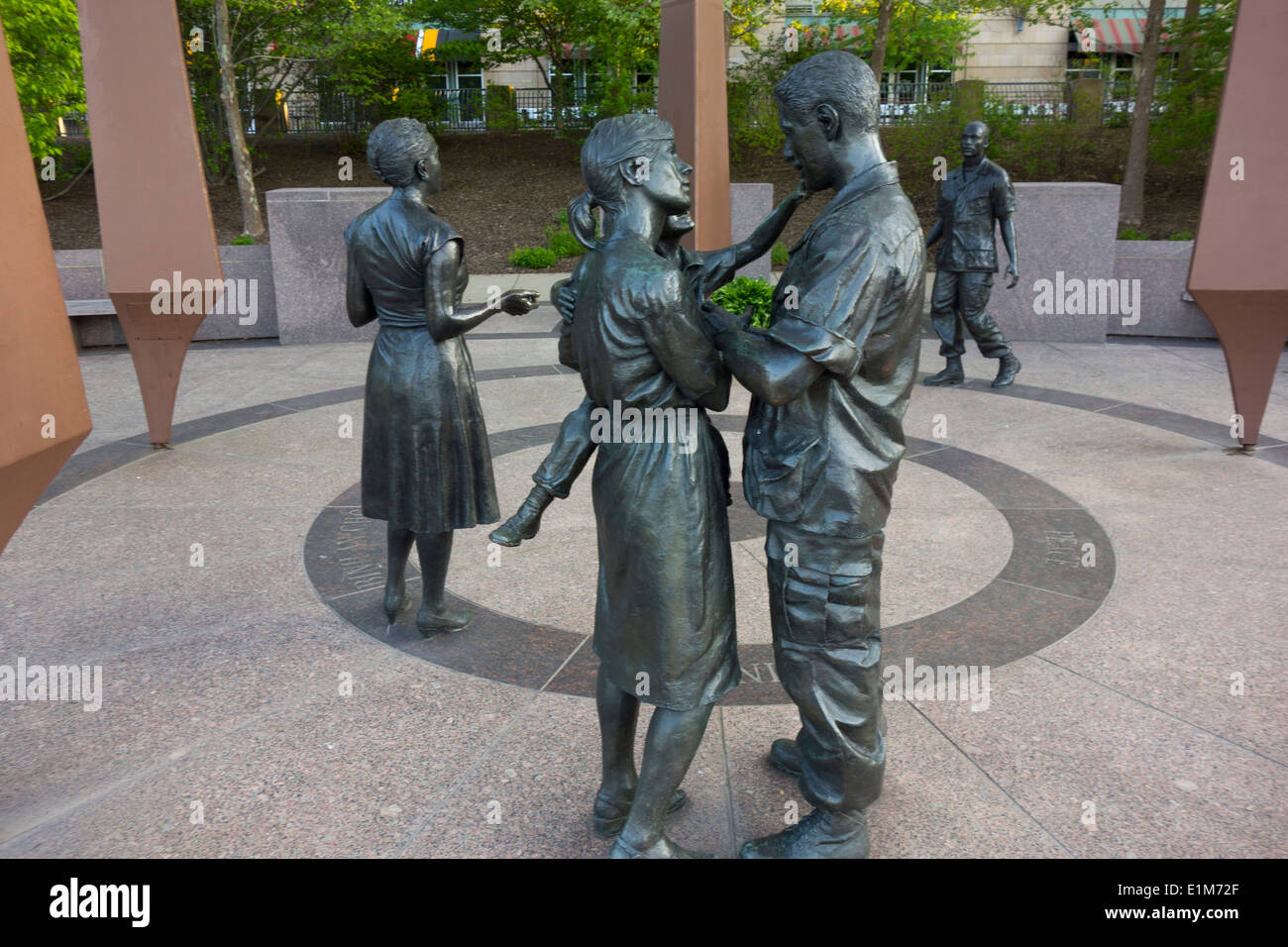 Vietnam Veterans' memorial statue in Pittsburgh PA Stock Photo - Alamy
