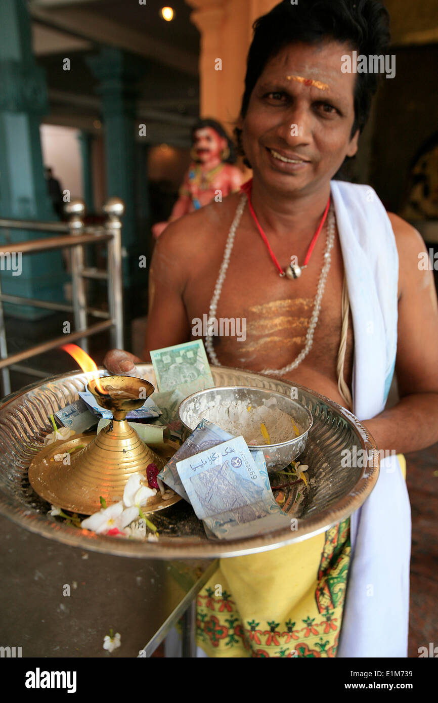 Temple priest hi-res stock photography and images - Alamy
