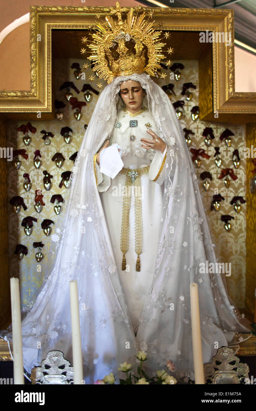 Virgin Mary statue in Warfhuizen catholic hermitage Stock Photo - Alamy