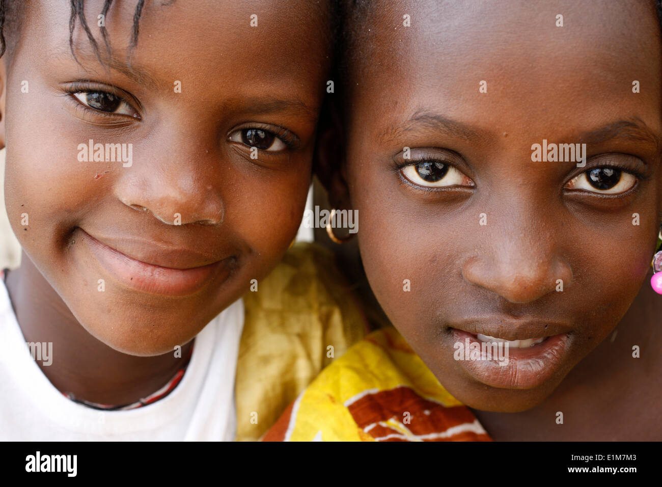 Senegalese girls hi-res stock photography and images - Alamy