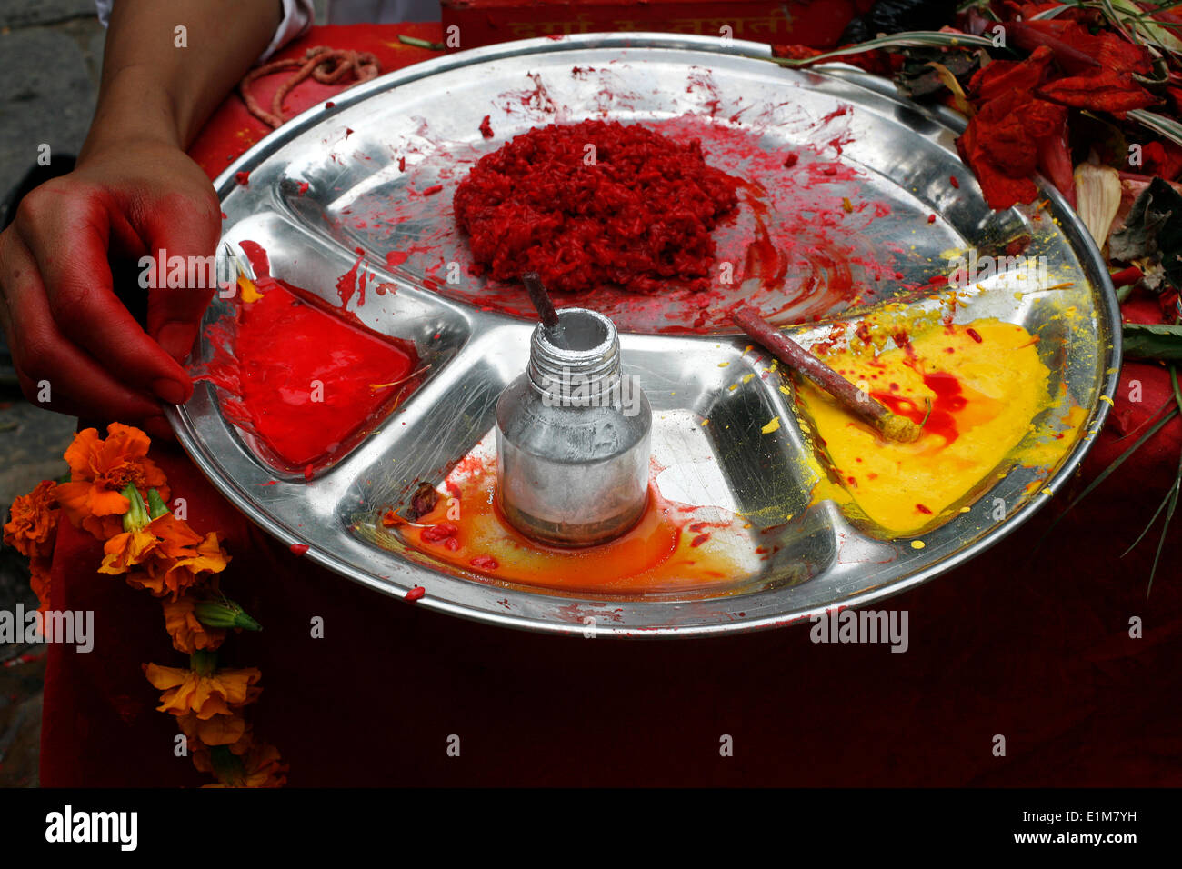 Hinduism puja tray hindu hi-res stock photography and images - Alamy