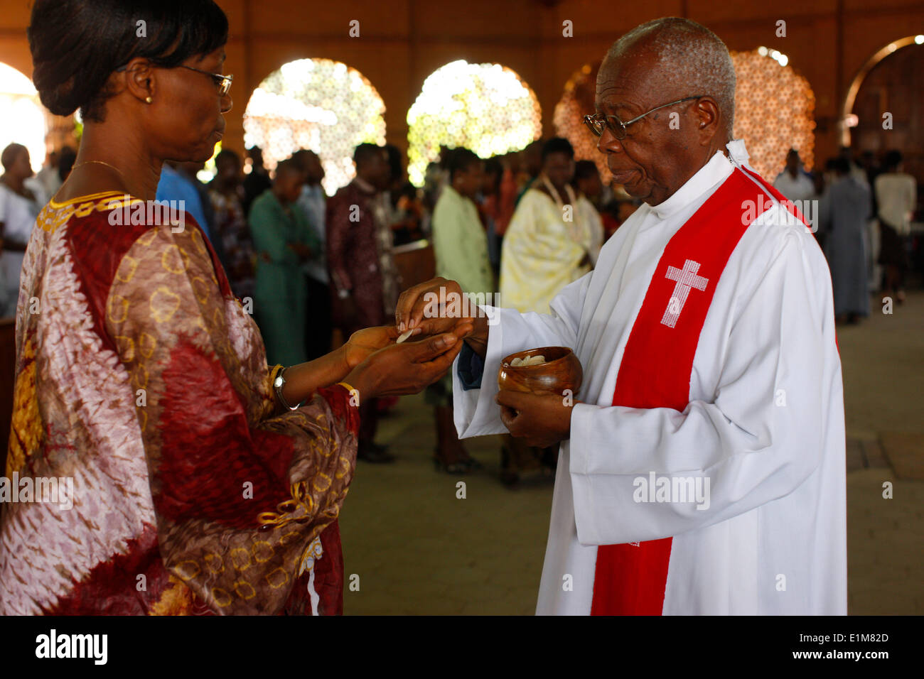 Catholic communion africa hi-res stock photography and images - Alamy