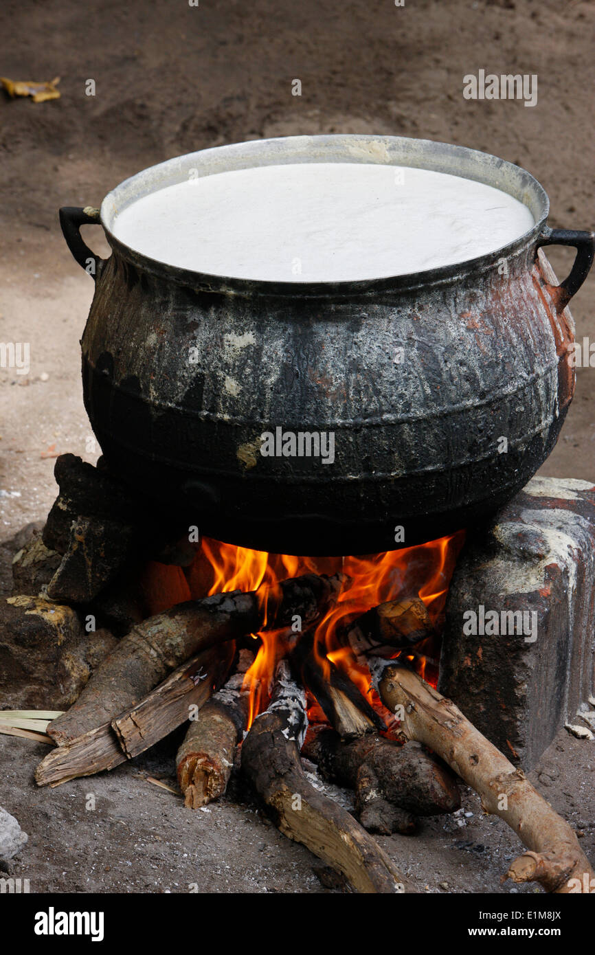 Beer pot africa hi-res stock photography and images - Alamy