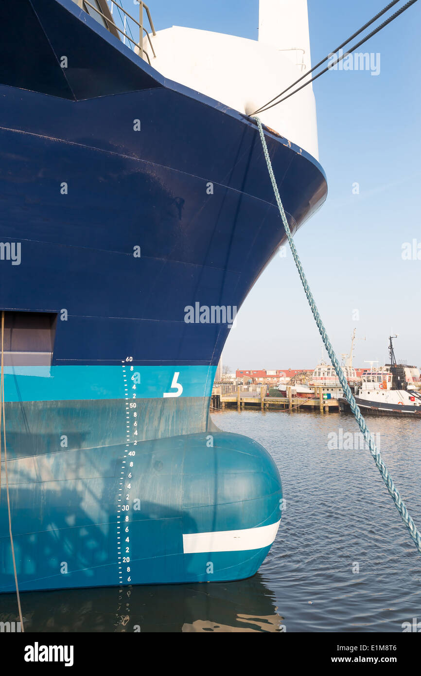 Large ships in dry dock hi-res stock photography and images - Alamy