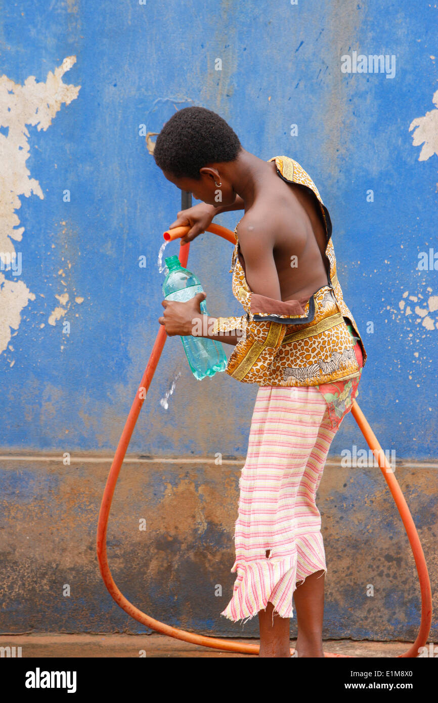 Poor water supply hi-res stock photography and images - Alamy