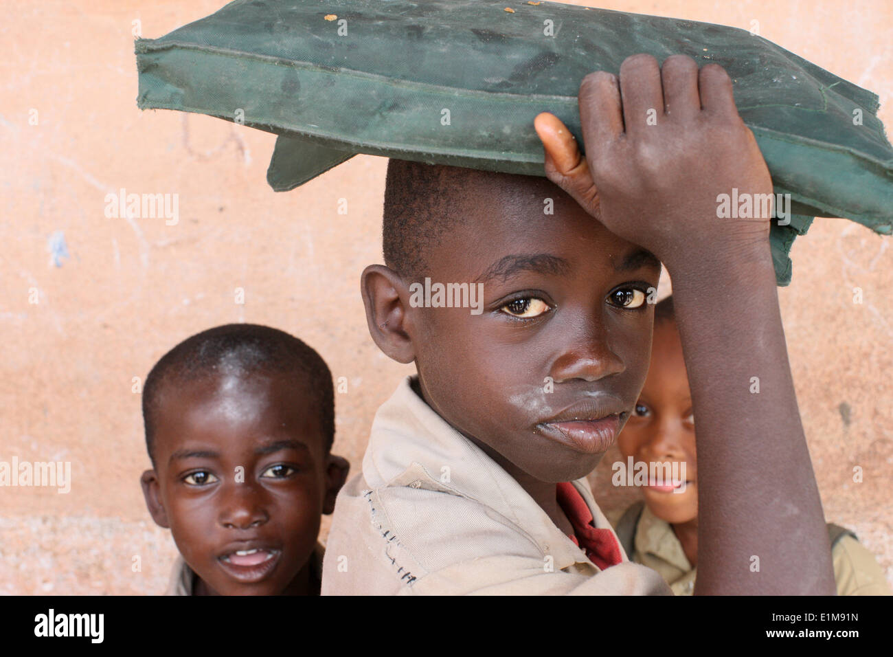 Africa african children portrait hi-res stock photography and images ...