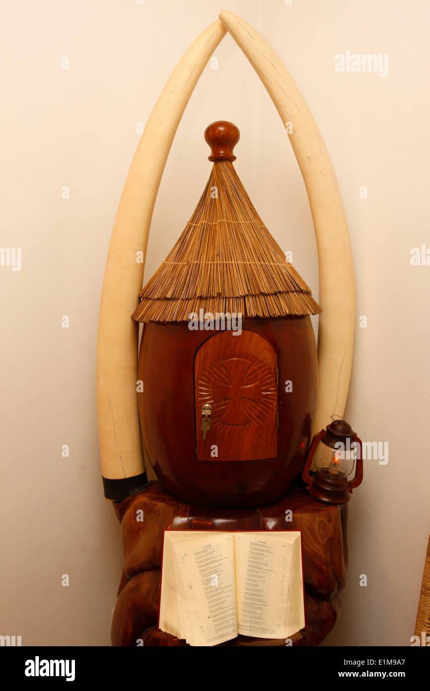 African religious art hi-res stock photography and images - Alamy