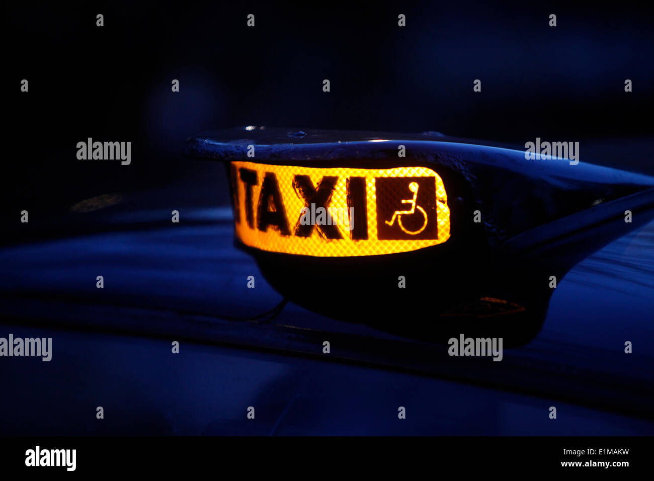 London taxi sign Stock Photo - Alamy