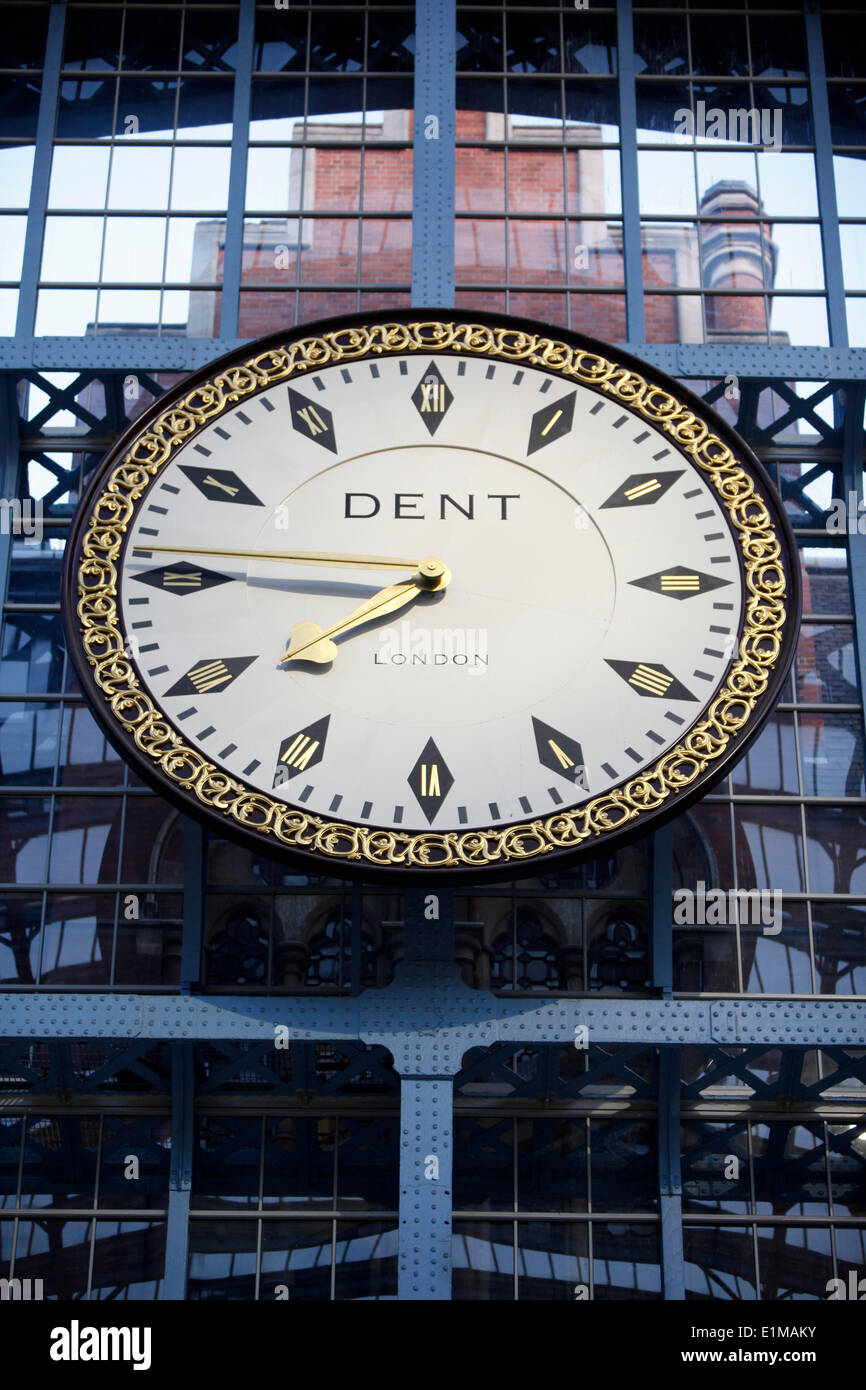 Clock station clock hi-res stock photography and images - Alamy