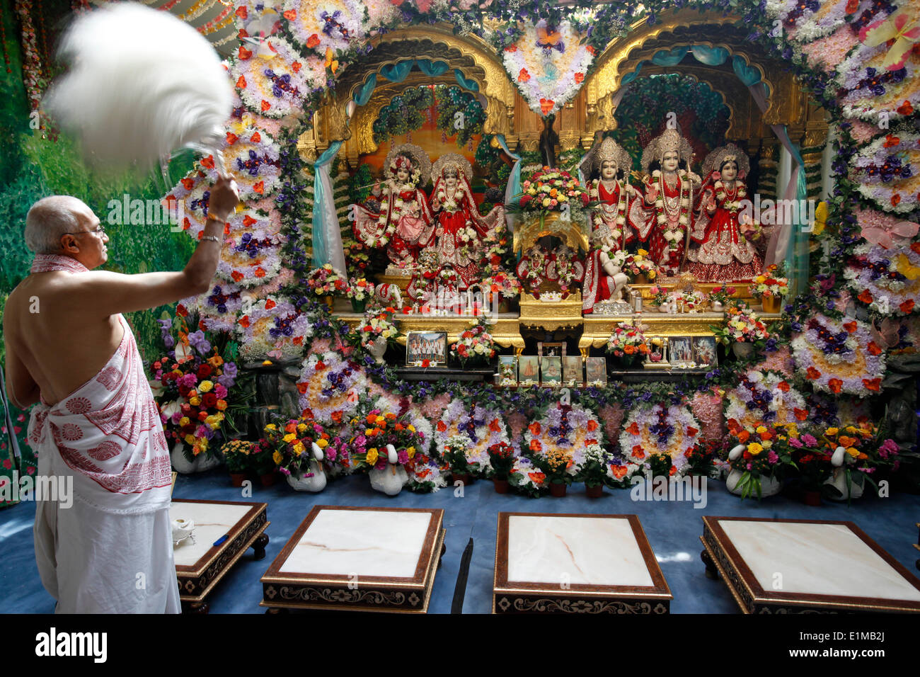 Aarthy celebration in Bhaktivedanta Manor ISKCON (Hare Krishna) temple ...