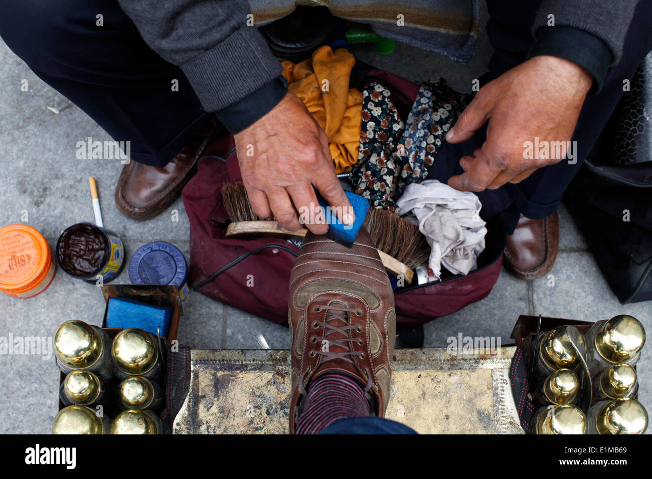 Shoeshine hi-res stock photography and images - Alamy