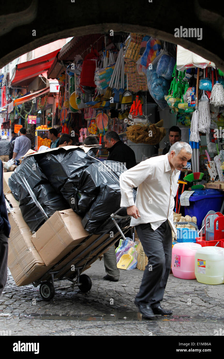 Man pulling cart hi-res stock photography and images - Alamy