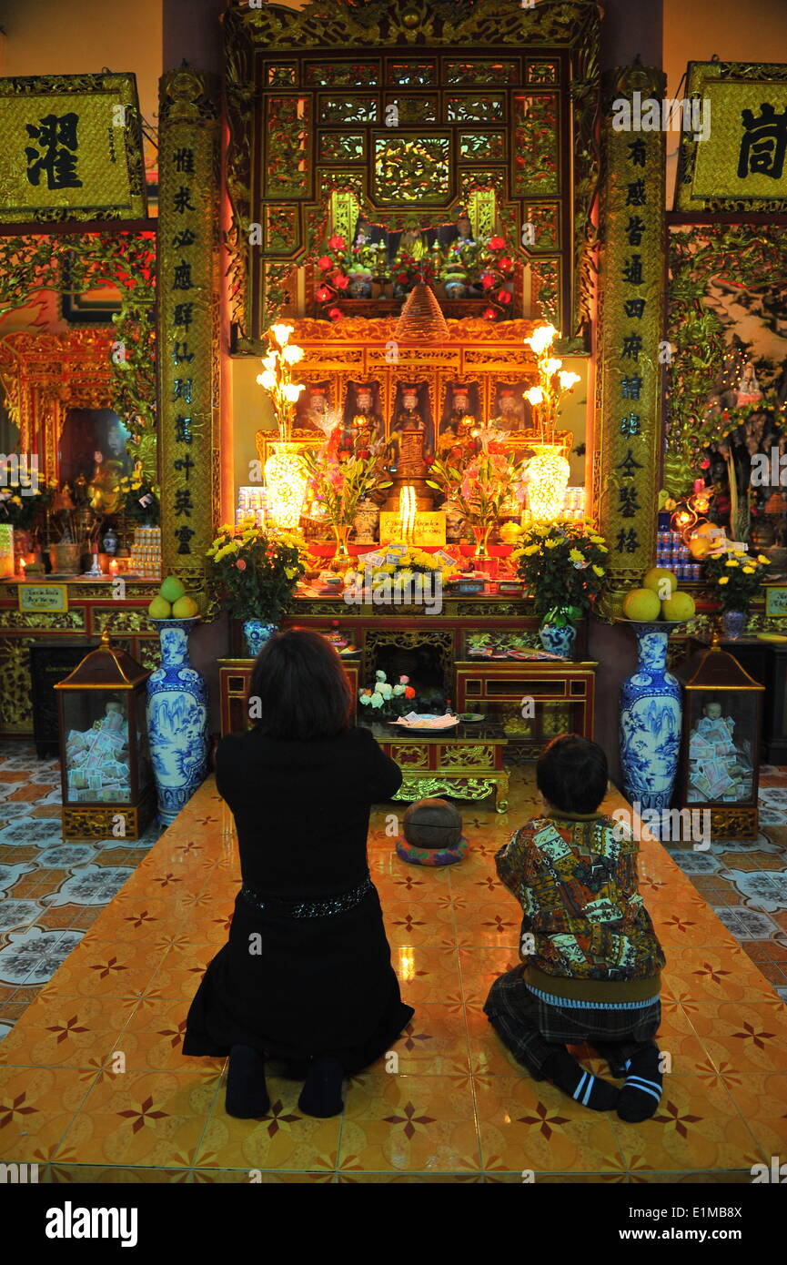 Women in temple hi-res stock photography and images - Alamy