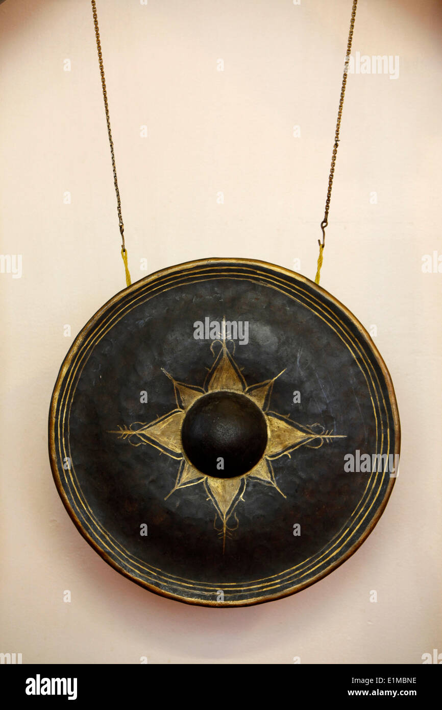 Gong in Buddhapadipa temple Stock Photo - Alamy