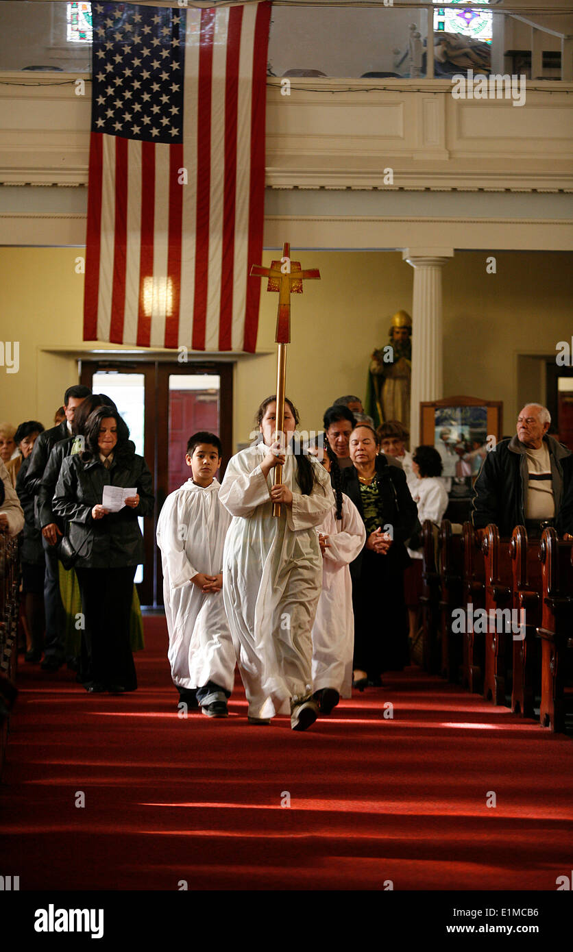 Catholic mass people states hi-res stock photography and images - Alamy