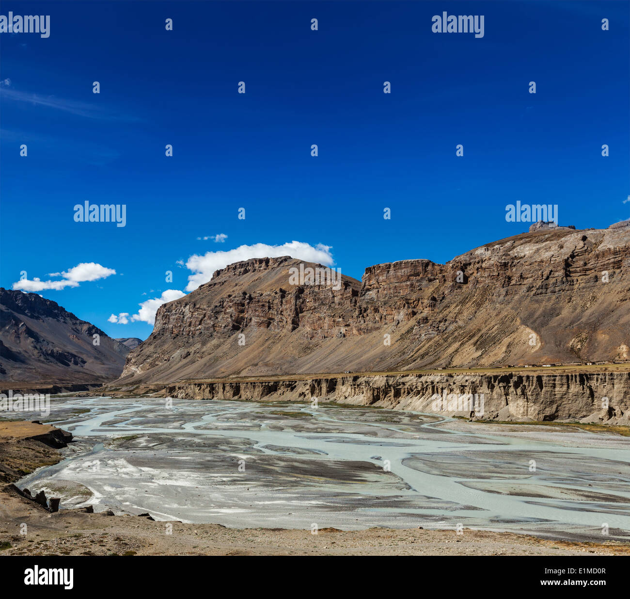 Himalayan landscape in Himalayas along Manali-Leh road. Himachal ...